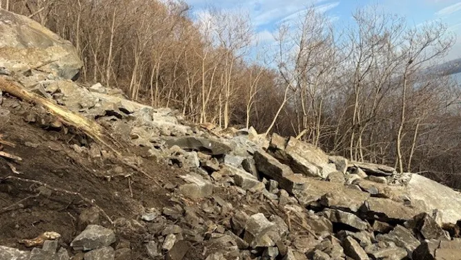 Officials Close Palisades Park Trail After Cliffside Rockslide - VINnews