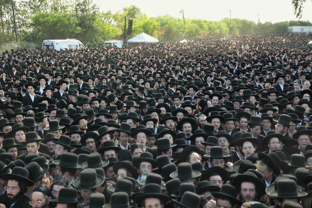 Thousands of Gur Hasidim Rally Outside IDF Prison 10 in Rare Protest ...